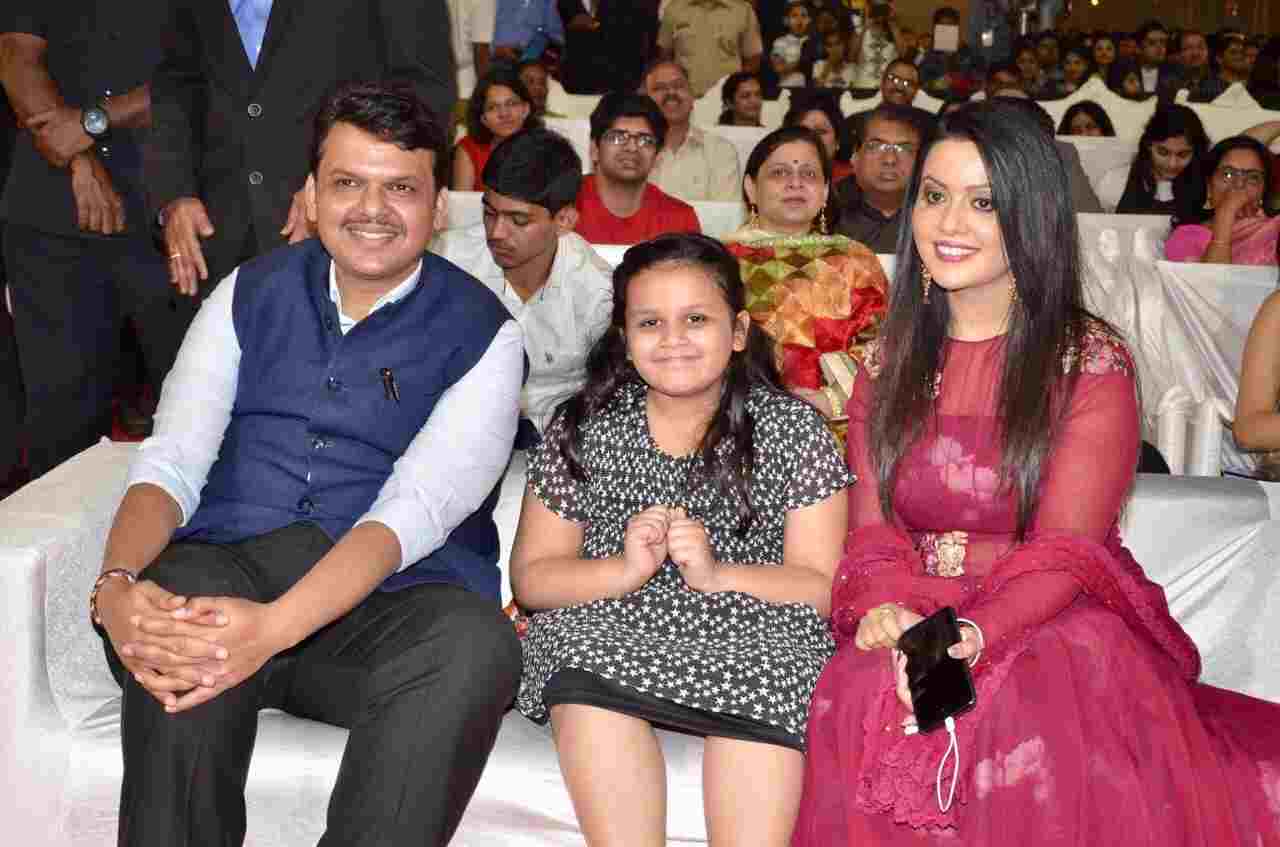 Devendra Fadanvis Biography in Hindi